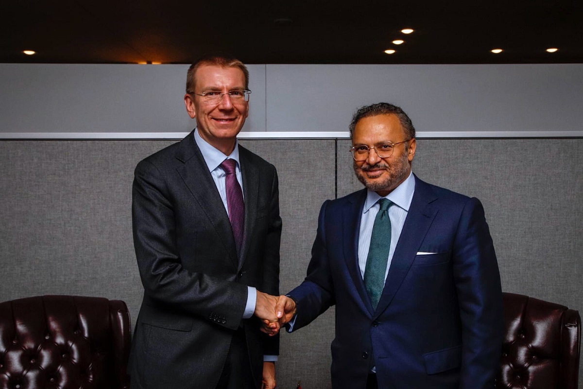 MoFAIC || News || Dr. Anwar Gargash meets with foreign ministers in New ...