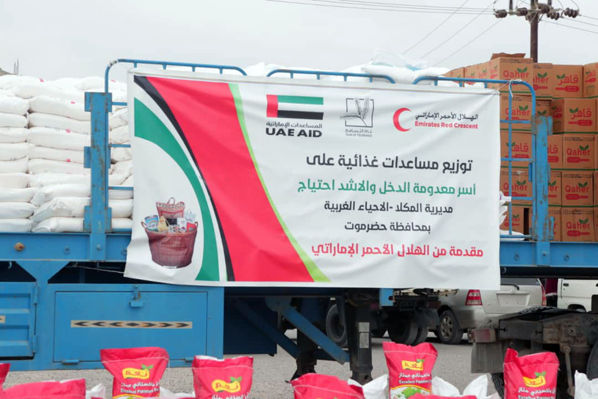 UAE distributes 80 tonnes of food aid in Mukalla.